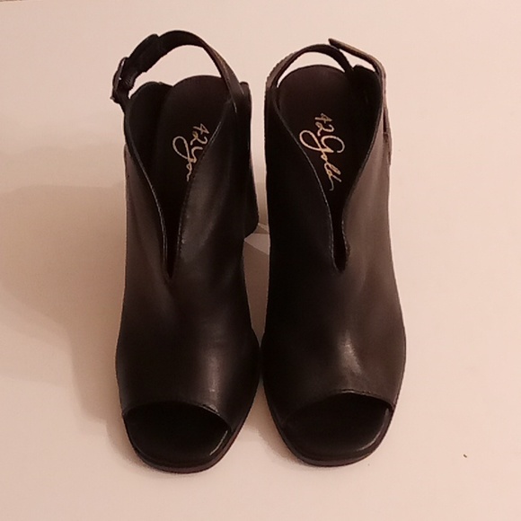 42 GOLD | Shoes | 42 Gold Office Minimalist Party Festival Goth Size 7 ...